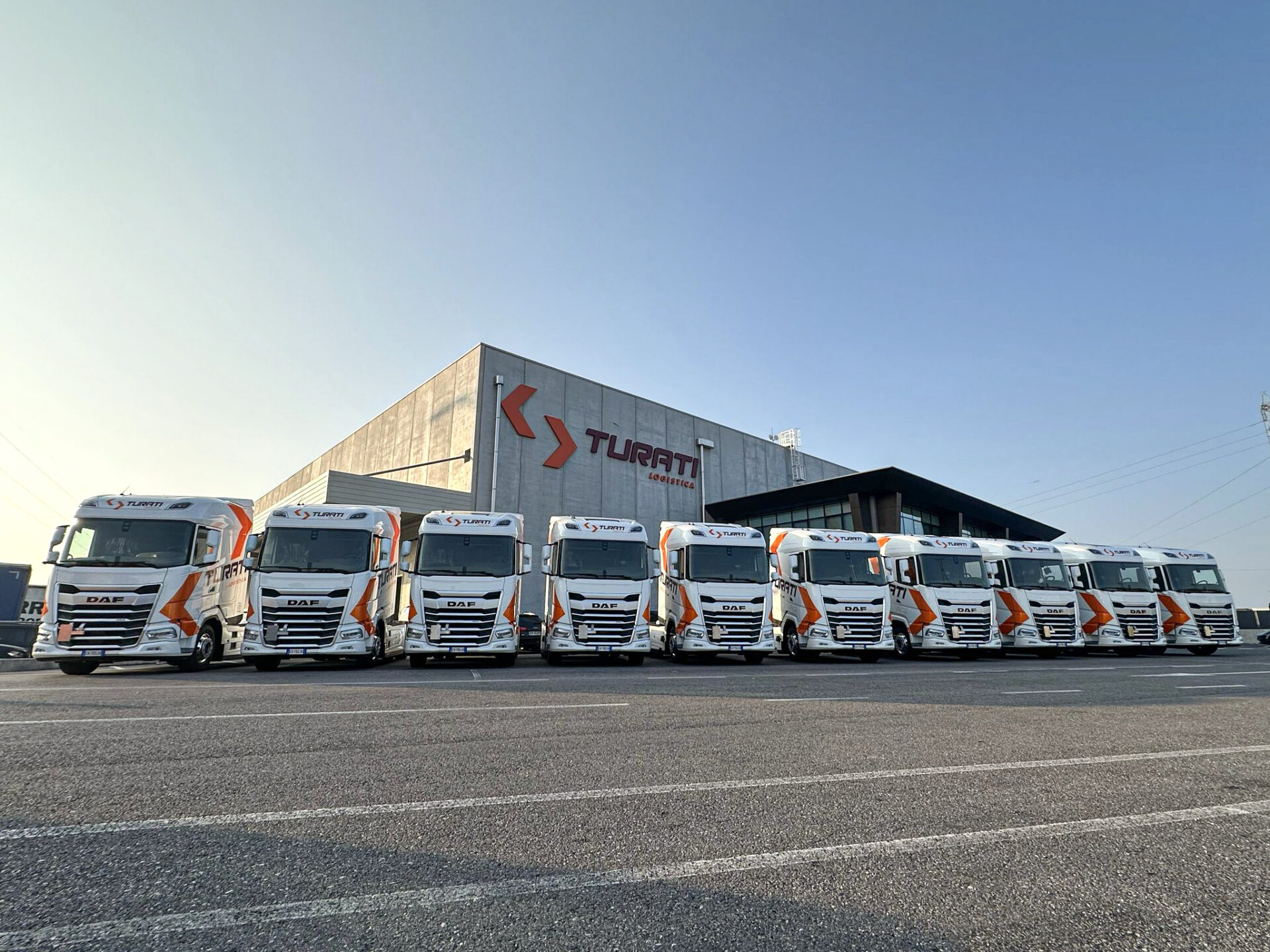DAF, l’Autotrasporti Turati Ovidio sceglie gli XG 480 - ALLESTIMENTI E ...